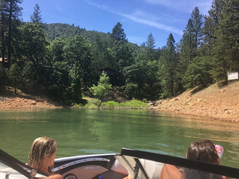 Shasta Lakeshore Retreat Photos | Lakefront Getaway